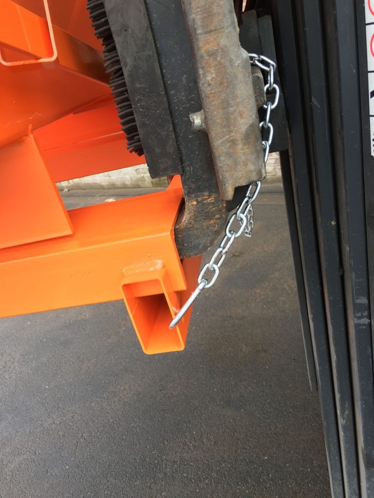 Tipping Skip - Sweeper Suton